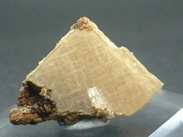 Stolzite ストルザイト